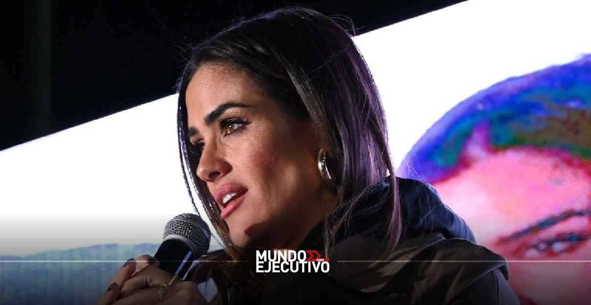 Alessandra Rojo de la Vega propone escultura de Carlos Manzo - Mundo ...